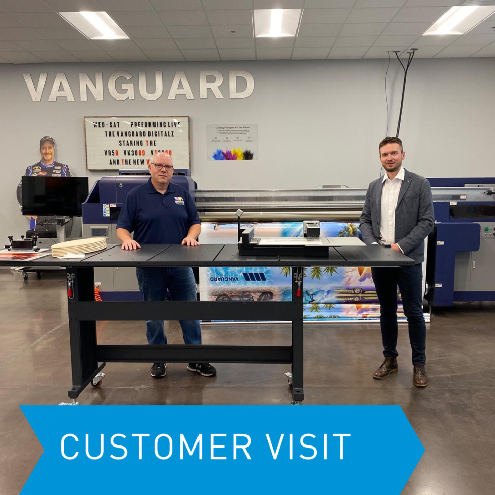 Visita de un cliente: Sistemas de impresión digital Vanguard
